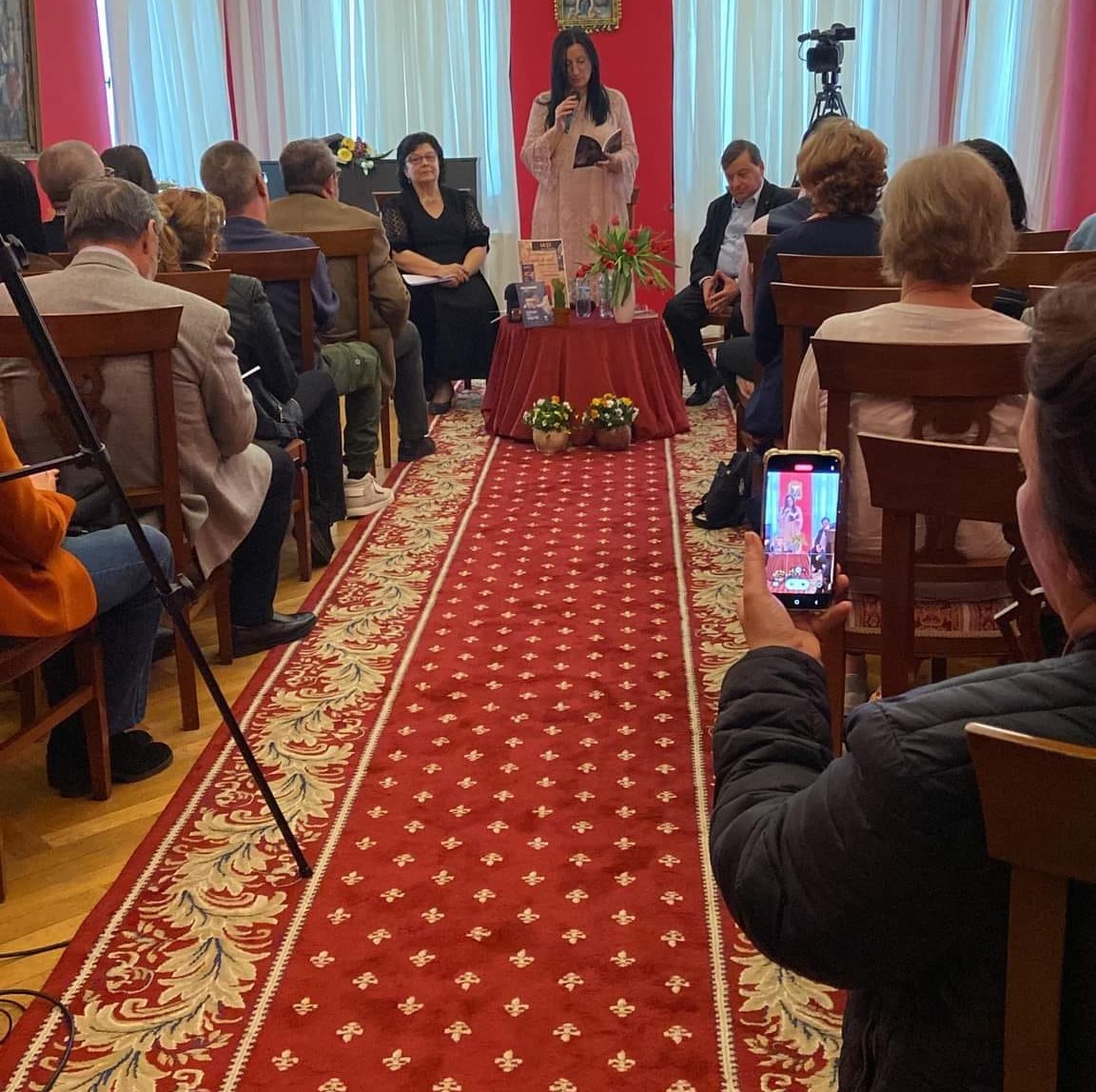 Cactusul de la etajul doi, de Maria Grădinaru,Editura NEUMA