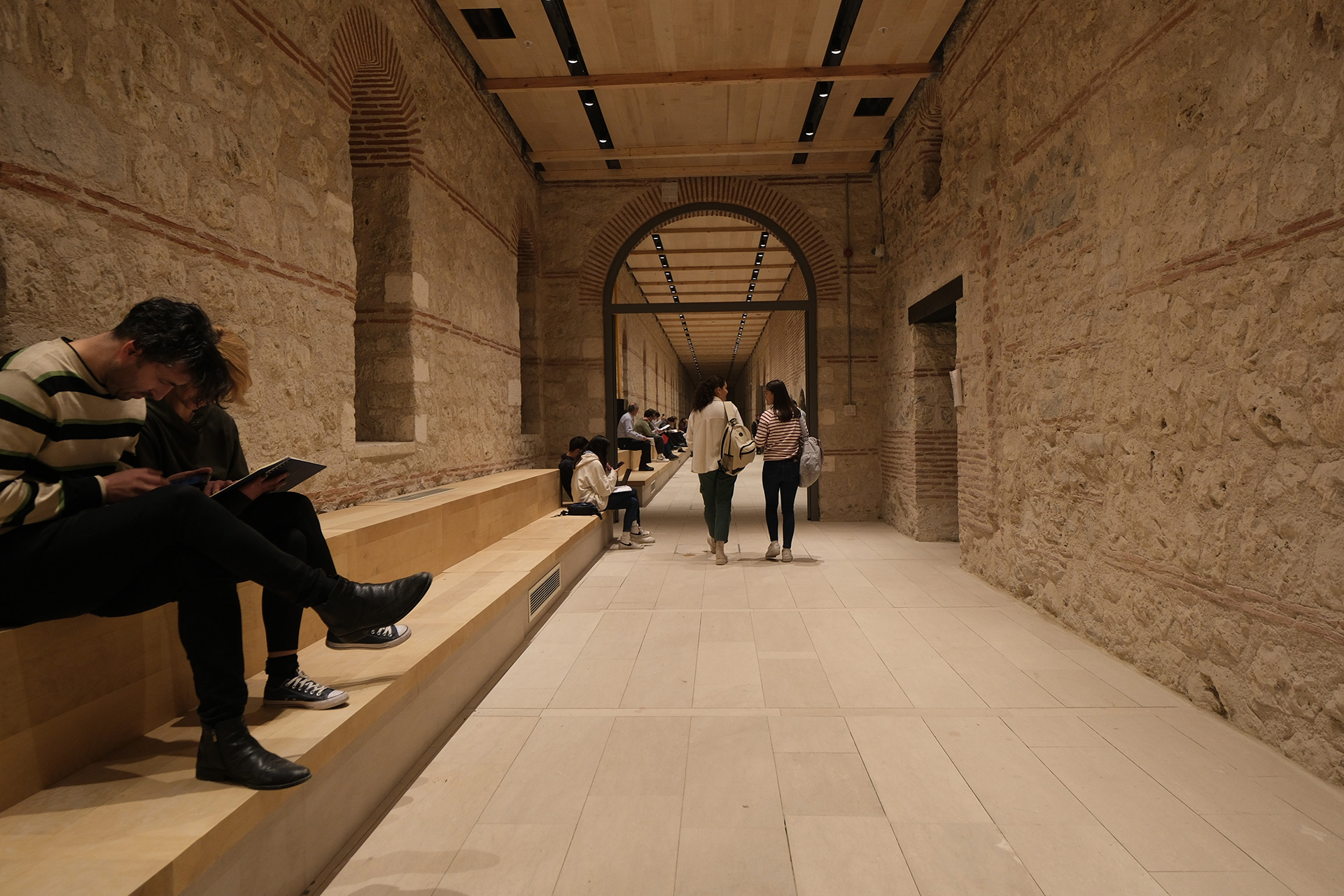 Biblioteca Rami cea mai mare bibliotecă din Istanbul Eyüpsultan